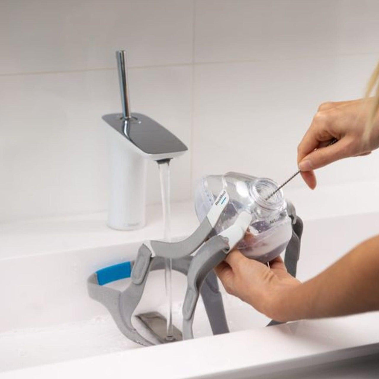 Snugell Tube Cleaning Brush Set - cpap.com